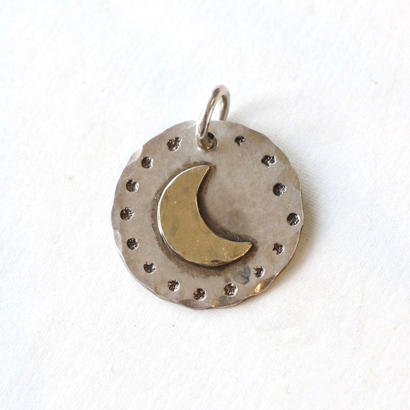 14kt Crescent Moon Disc Pendant – Trends & Traditions Boutique